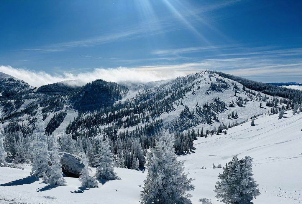 Bluebird Snow Day! - Monarch Mountain